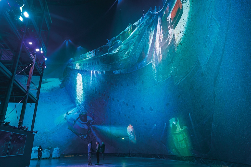 Titanic Panorama mithilfe des Gerriets Abwurfsystems Kabuki G2 ...