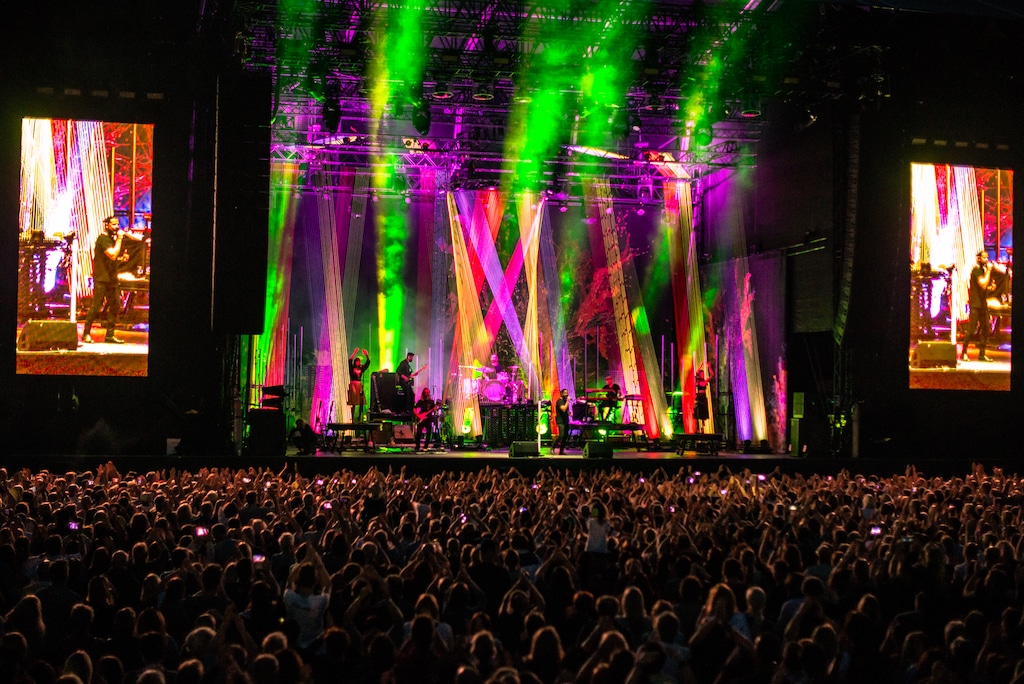 Vari-Lite VL6000 Beam für Rea Garveys Tourfinale › ProMediaNews