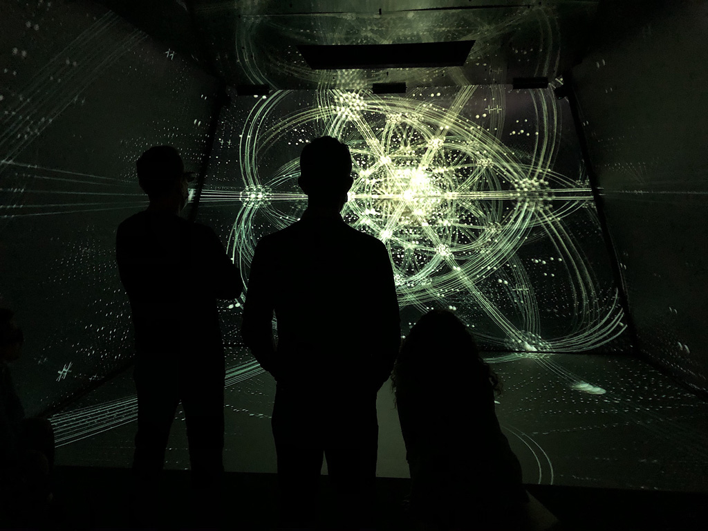 Digital Projection für CAVE-Installation in französischem ...