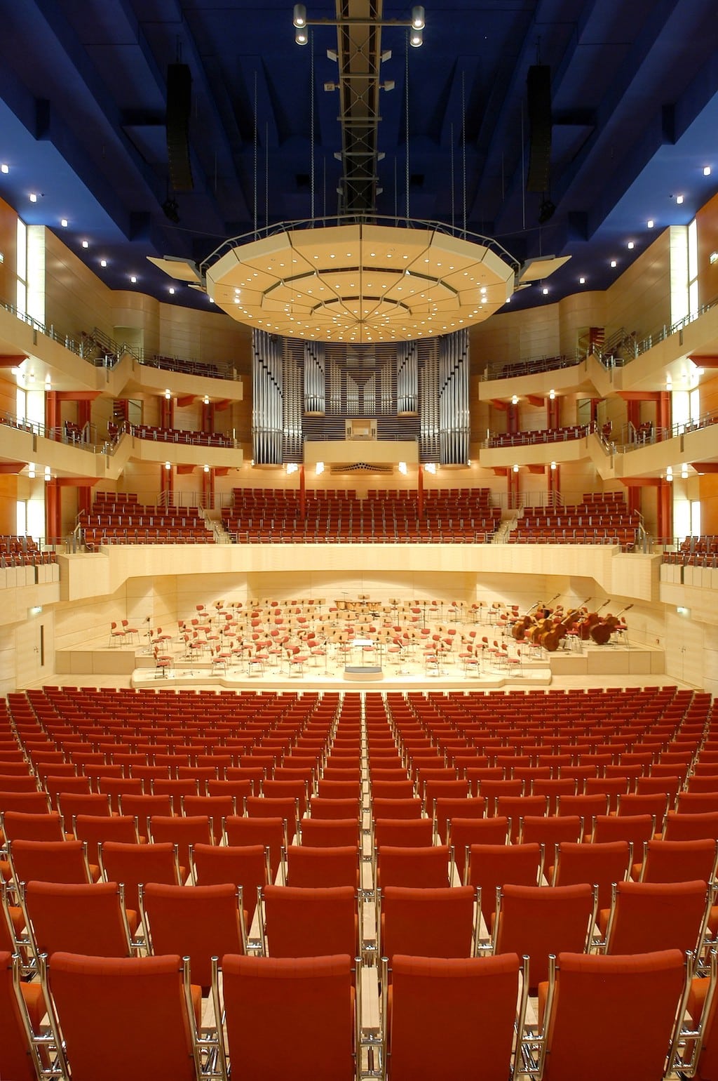 Neue Beschallungsanlage im Alfried-Krupp-Saal der Philharmonie Essen ...