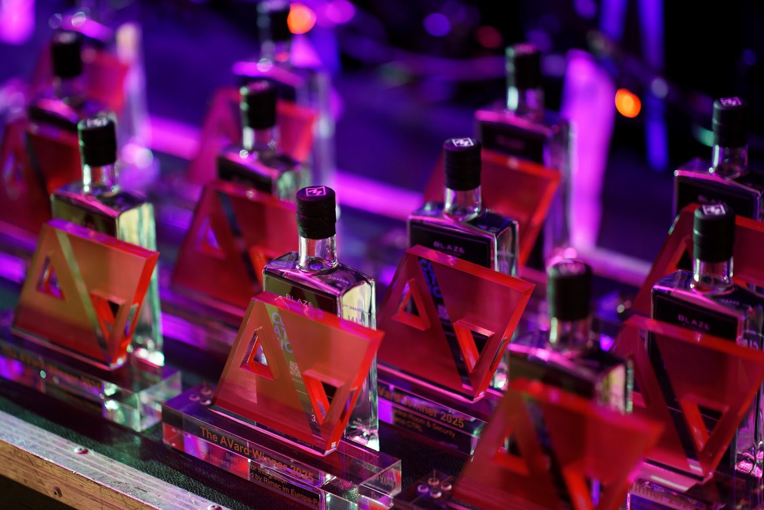 IPS setzt hundert Roxx E.Show TW+ bei Dune-Filmpremiere ein › ProMediaNews